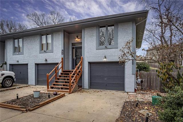 205 SW Pryor Rd #B, Lees Summit, MO 64081 | 32 Photos - Movoto