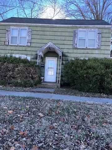 113 W Lincoln St, Iola, KS 66749 | 19 Photos - Movoto