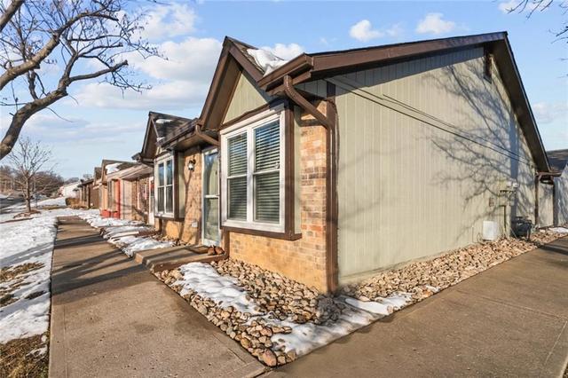 Villas Of Montclair, Kansas City, MO Condos & Townhouses For Sale - Movoto