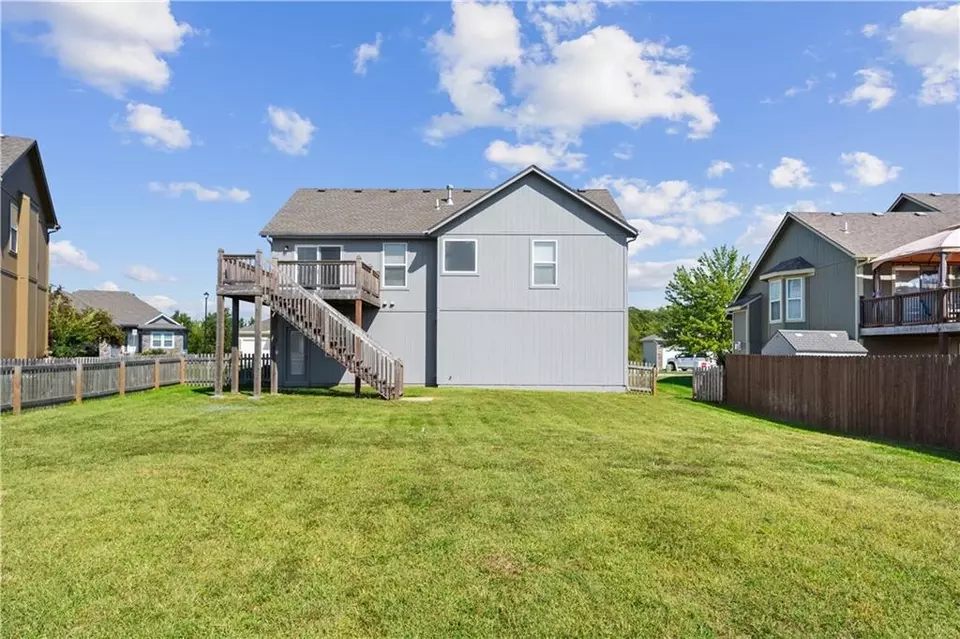 10515 Augusta Dr, Kansas City, KS 66109 | 26 Photos - Movoto