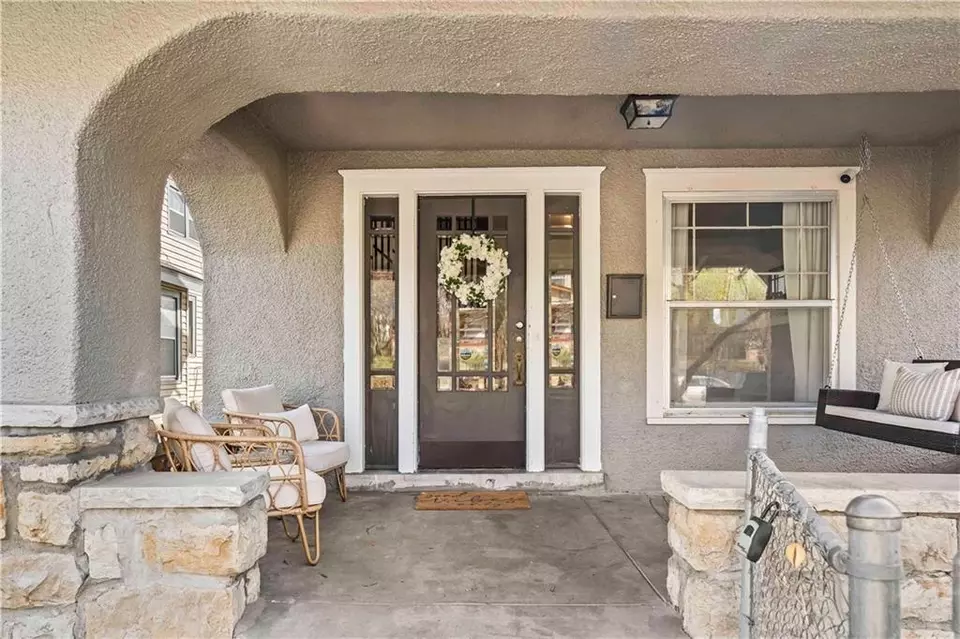 3607 Genessee St, Kansas City, MO 64111 | 44 Photos - Movoto