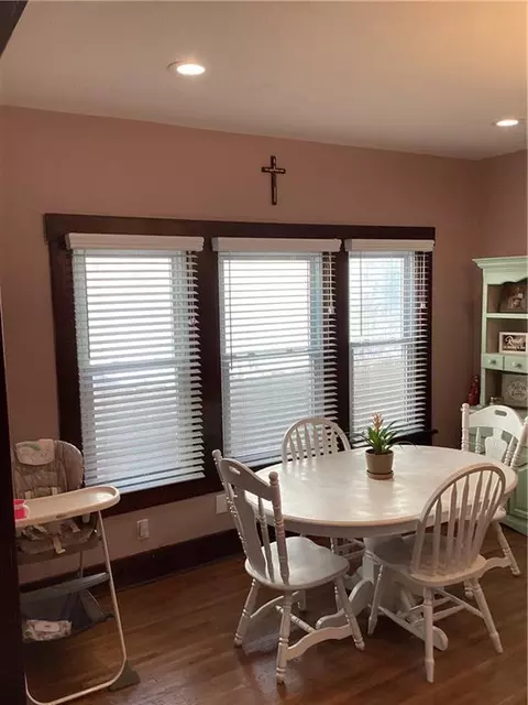 410 W 5th Ave, Garnett, KS 66032 | 43 Photos - Movoto