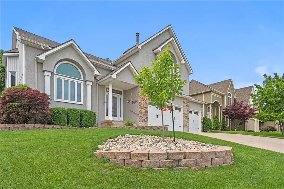 1253 SW Summit Crossing Dr, Lees Summit, MO 64081 | 32 Photos - Movoto