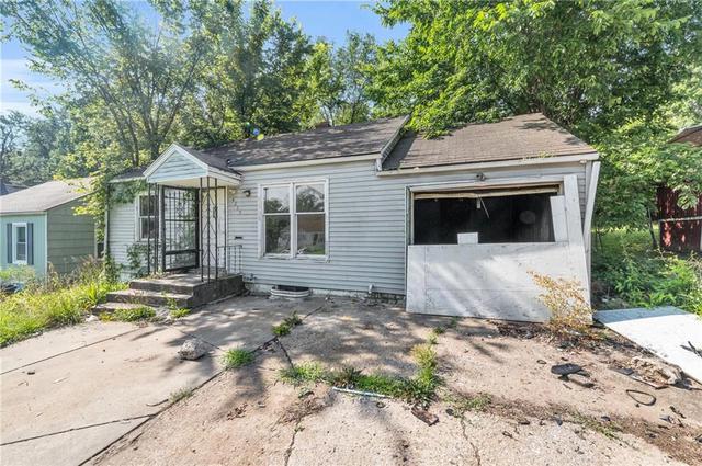 4225 E 68th St, Kansas City, MO 64132 | 25 Photos - Movoto