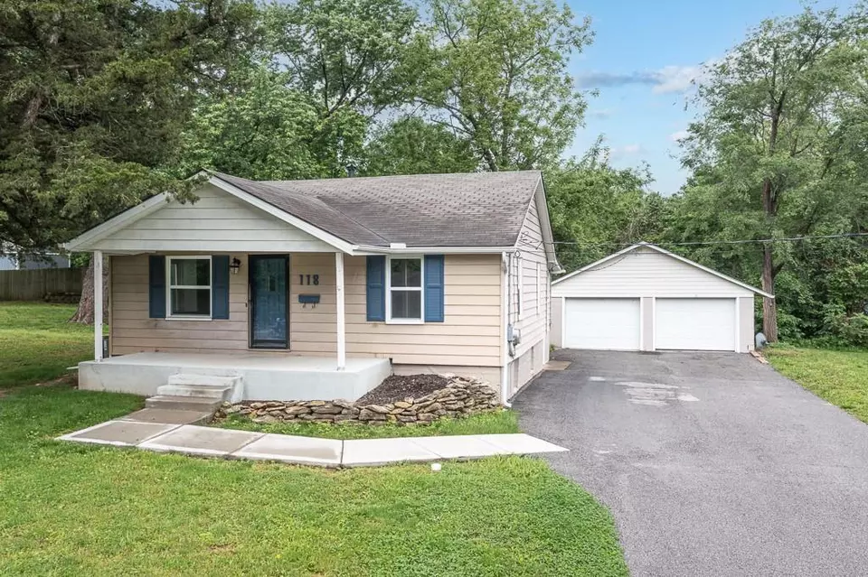 118 N Garfield St, Bonner Springs, KS 66012 | 12 Photos - Movoto