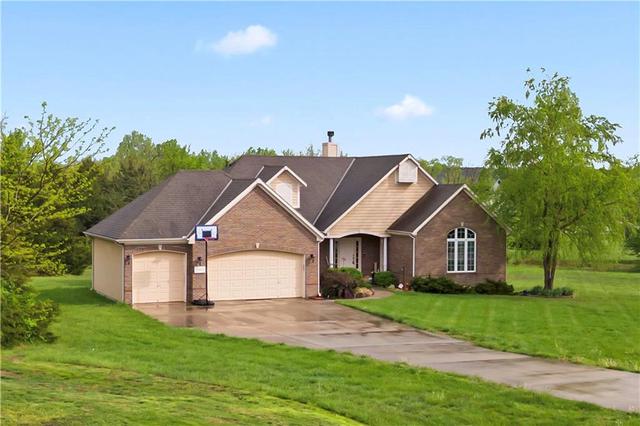 28919 Hackberry Cir, Paola, KS 66071 | MLS# 2545537 | 58 Photos - Movoto