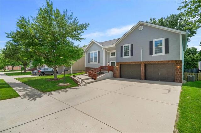 3012 Garland St, Leavenworth, KS 66048 | MLS# 2548438 | 29 Photos - Movoto
