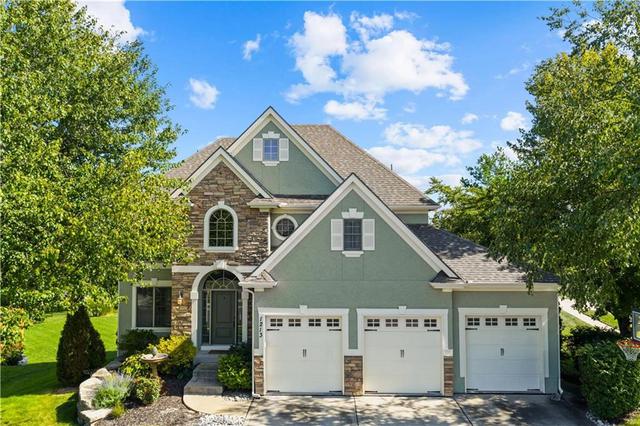 1213 Thompson Cir, Raymore, MO 64083 | MLS# 2571621 | 77 Photos - Movoto