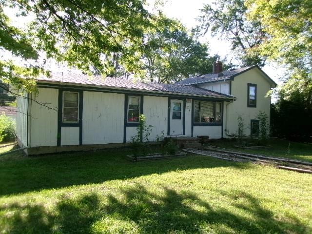 109 Frederick Ln, Raymore, MO 64083 | MLS# 2577663 | 18 Photos - Movoto