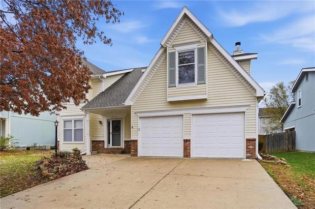 4412 Gretchen Ct, Lawrence, KS 66047 | MLS# 2588220 | 67 Photos - Movoto