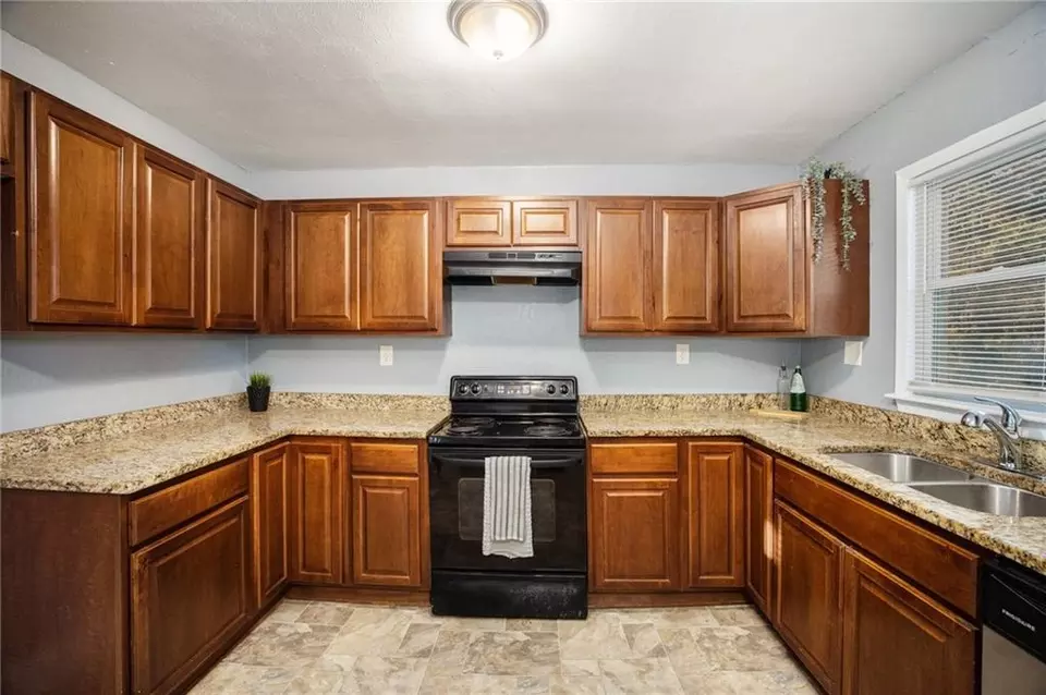9812 Marsh Ave, Kansas City, MO 64134 | MLS# 2596777 | 19 Photos - Movoto