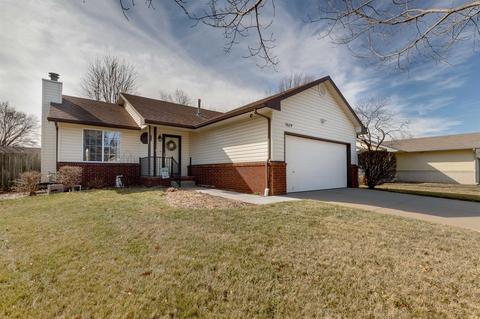 1609 N Robin Cir, Wichita, KS 67212 | 35 Photos | MLS #621713 - Movoto