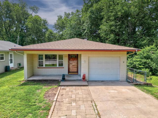 1111 Howland Ave, Winfield, KS 67156 | MLS# 656634 | 20 Photos - Movoto