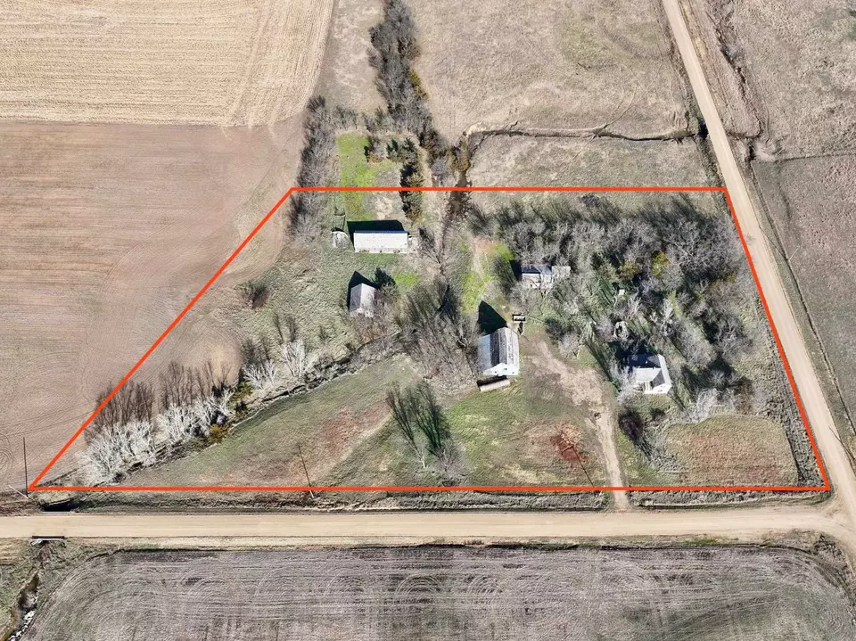 0000 Ave E, Ellsworth, KS 67439 | MLS# 665817 | 17 Photos - Movoto