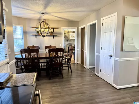 105 Acorn Cir, Alabaster, AL 35007 | MLS# 21408582 | 24 Photos - Movoto