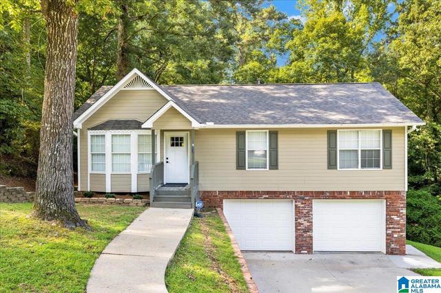 7177 Brandon Cir, Pinson, AL 35126 | MLS# 21424101 | 18 Photos - Movoto