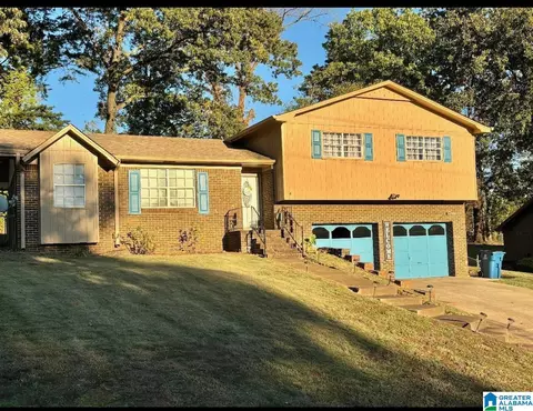 468 Crest Dr, Fairfield, AL 35064 - Movoto