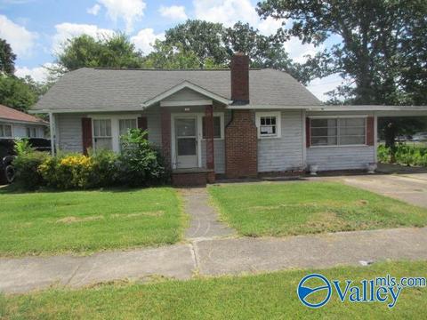 306 Webster St, Gadsden, AL 35904 | 13 Photos | MLS #1818629 - Movoto