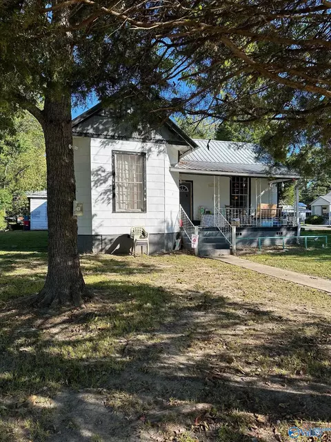 16 W Wilkinson Ave, Gadsden, AL 35904 | 33 Photos - Movoto