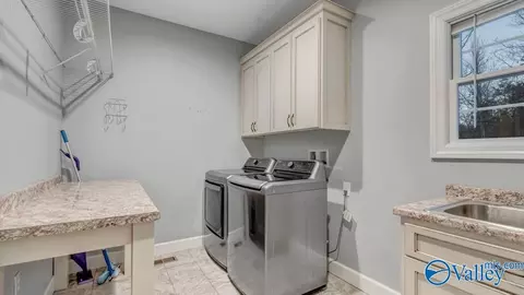 219 Red Wing Dr, Scottsboro, AL 35768 | 48 Photos - Movoto