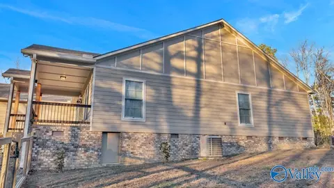 219 Red Wing Dr, Scottsboro, AL 35768 | 48 Photos - Movoto