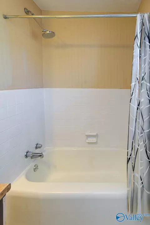 1801 Magnolia St, Decatur, AL 35601 | 42 Photos - Movoto