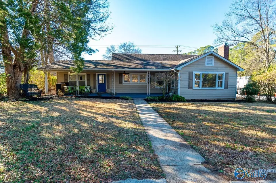 1801 Magnolia St, Decatur, AL 35601 | 42 Photos - Movoto