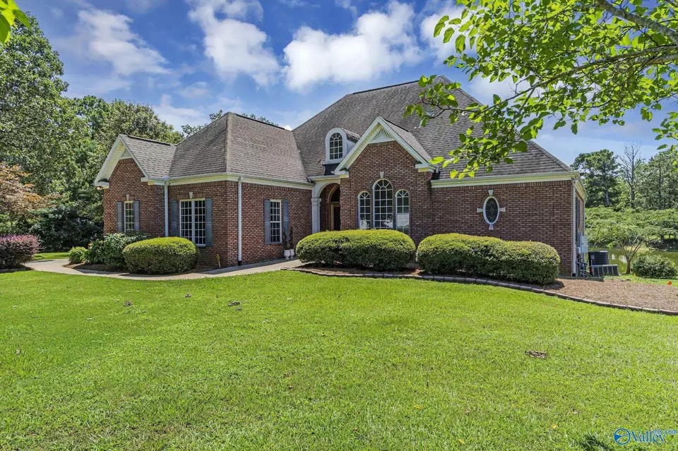 104 Dustin Dr, Gadsden, AL 35903 | 40 Photos - Movoto