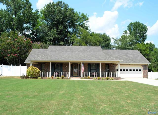 2806 Longfellow Dr, Decatur, AL 35603 | 24 Photos - Movoto