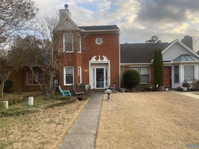 415 Autumnwood Dr, Decatur, AL 35601 | MLS# 21880249 | 22 Photos - Movoto