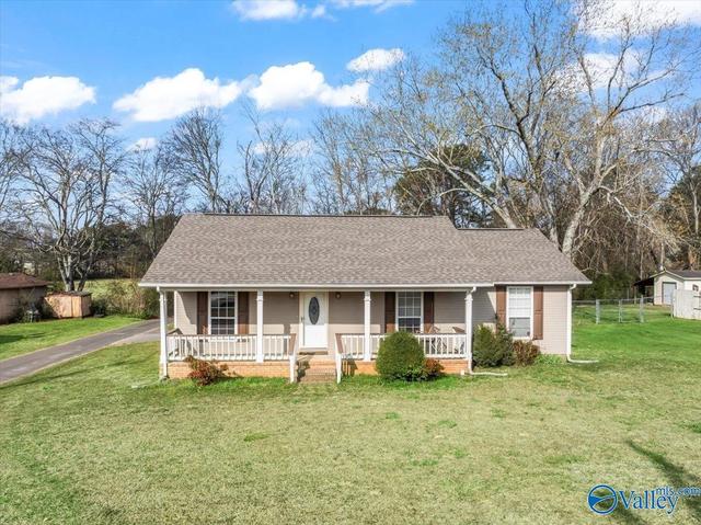 568 Campground Cir, Scottsboro, AL 35769 | MLS# 21884794 | 36 Photos ...