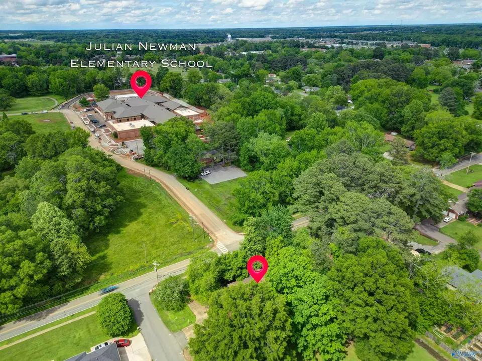 600 E Forrest Dr, Athens, AL 35611 | MLS# 21888249 | 3 Photos - Movoto