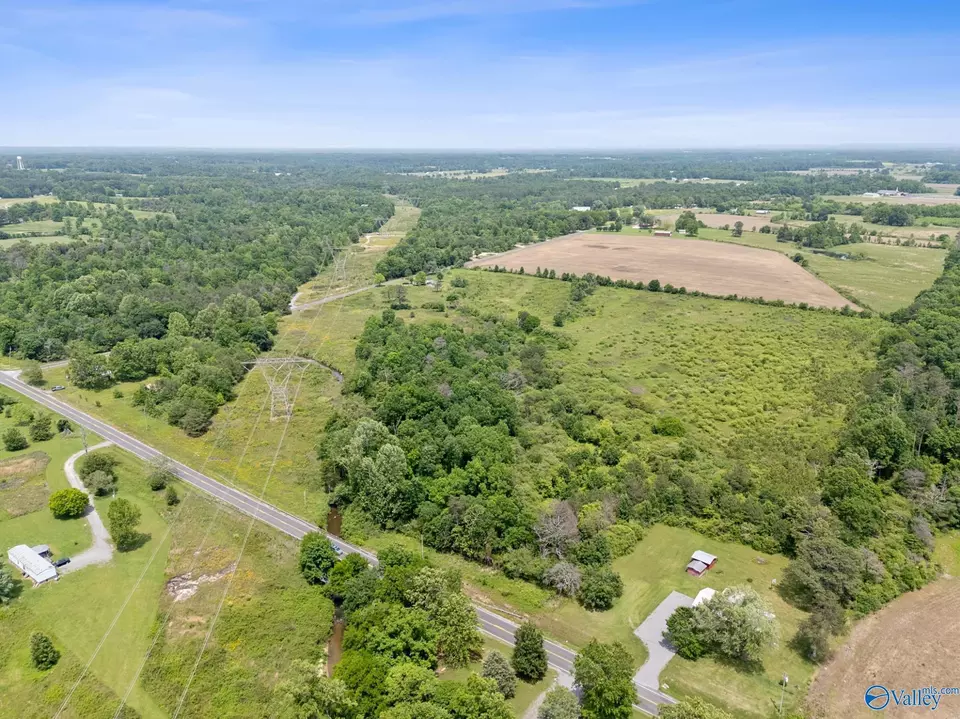 1114 County Road 47, Dutton, AL 35744 | MLS# 21889187 | 8 Photos - Movoto