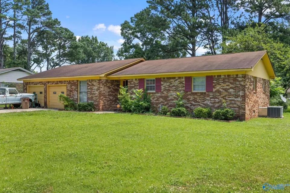 914 6th Ave SW, Decatur, AL 35601 - Movoto