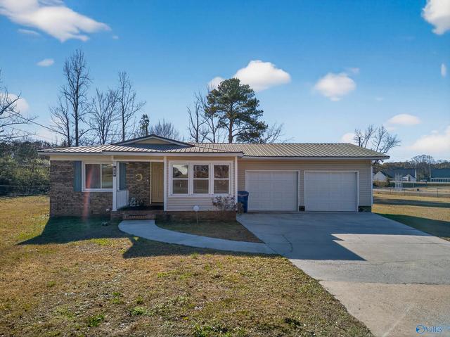 1600 Parker Ln, Oxford, AL 36203 | MLS# 21906188 | 36 Photos - Movoto