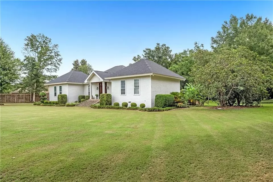 9677 Gayfer Rd, Fairhope, AL 36532 | 55 Photos - Movoto
