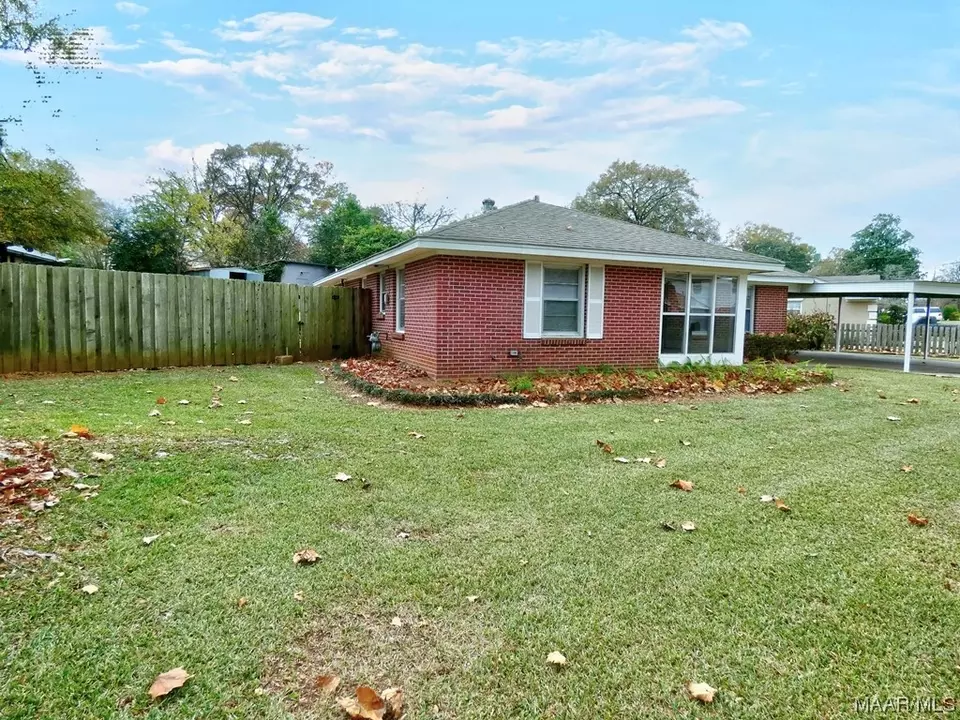 3582 Princess Ann St, Montgomery, AL 36109 | 46 Photos - Movoto