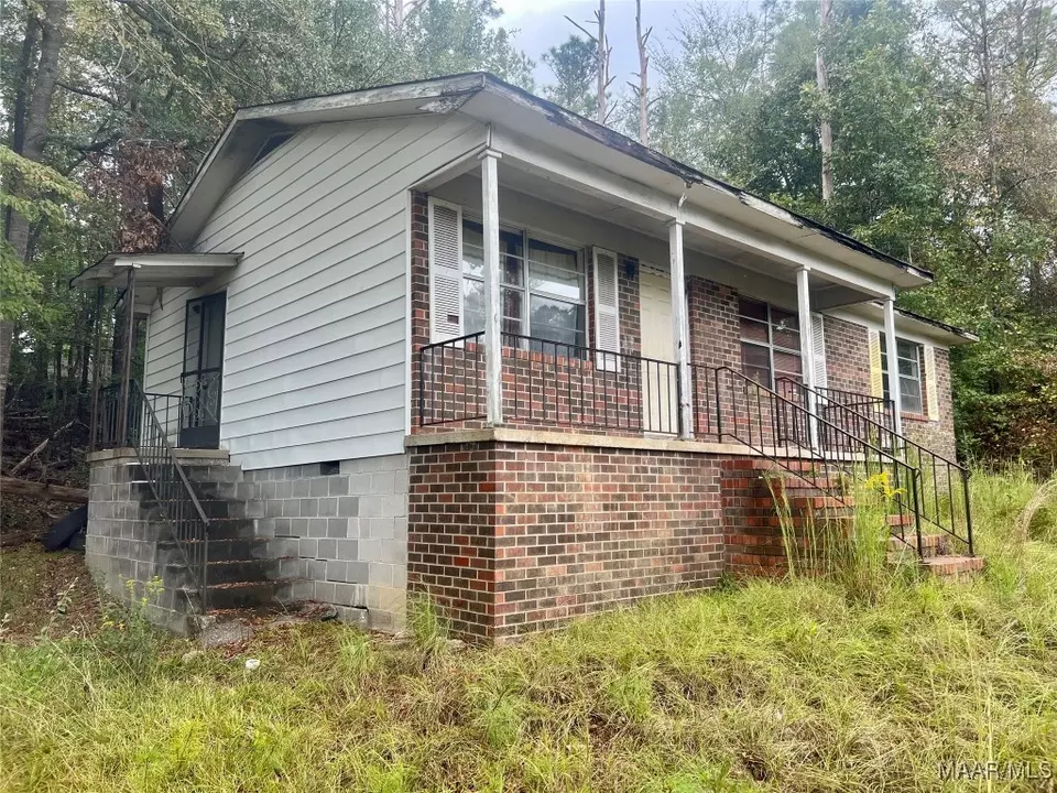 419 Carver St, Alexander City, AL 35010 | MLS# 580604 | 5 Photos - Movoto