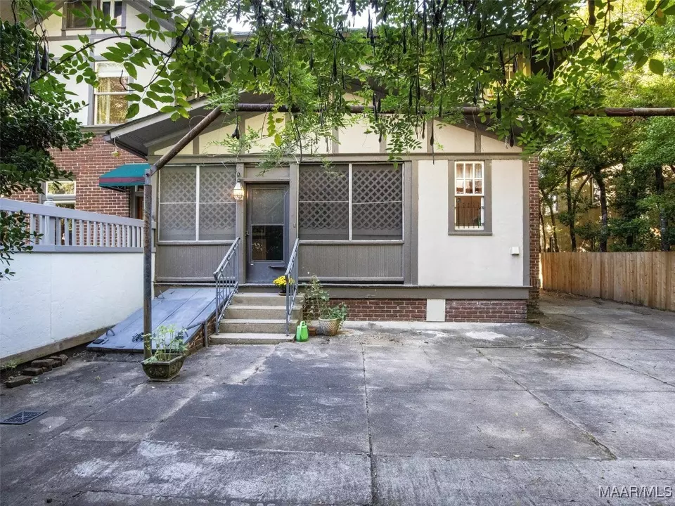 1513 S Perry St, Montgomery, AL 36104 | MLS# 581152 | 59 Photos - Movoto