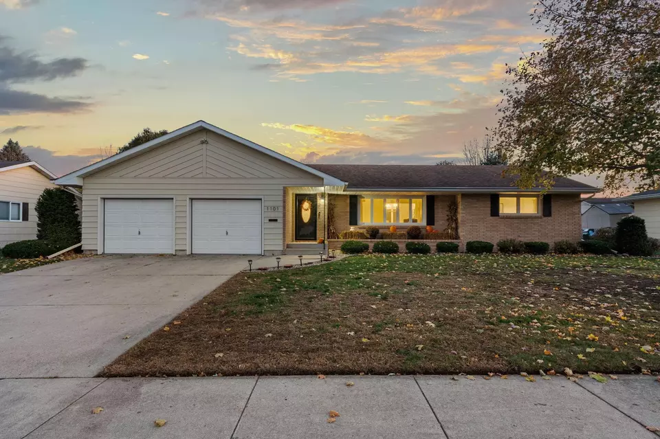 1101 21st Ave SW, Austin, MN 55912 | 40 Photos - Movoto