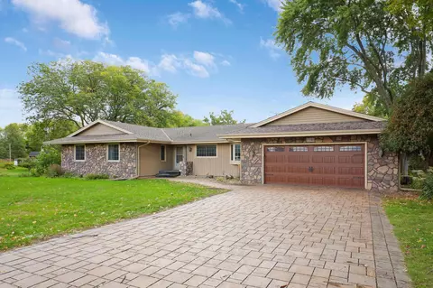1526 Lone Oak Rd, Eagan, MN 55121 - Movoto