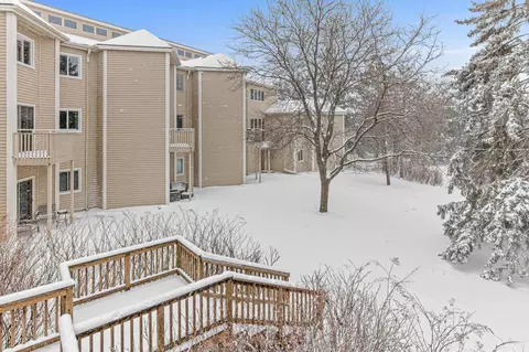 1392 Carling Dr #207, Saint Paul, MN 55108 | 39 Photos - Movoto