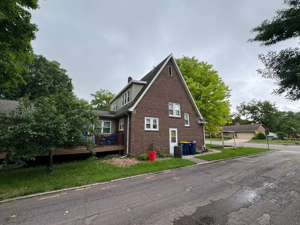 208 Saint Marys St NE, Sleepy Eye, MN 56085 | 3 Photos - Movoto
