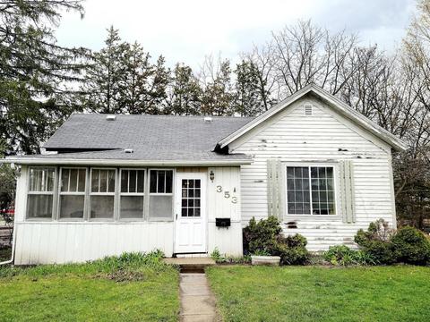 353 Lake St, Baraboo, WI 53913 | 25 Photos | MLS #1953702 - Movoto