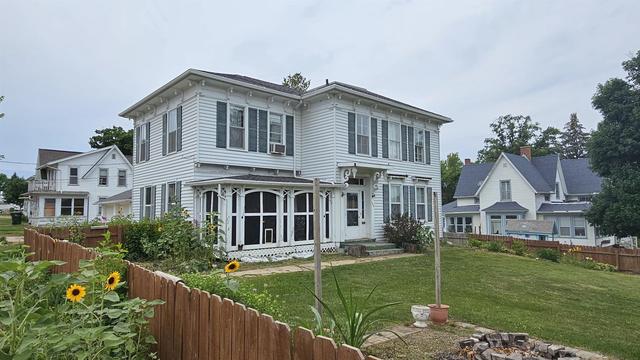 406 N Madison St, Lancaster, WI 53813 | 29 Photos - Movoto