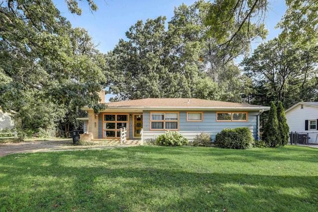 112 Harding St, Stoughton, WI 53589 | 53 Photos - Movoto