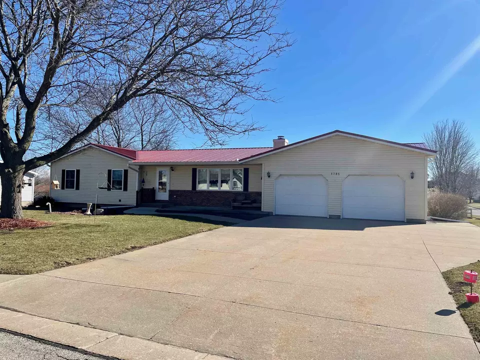 1785 16th St, Fennimore, WI 53809 | 52 Photos - Movoto