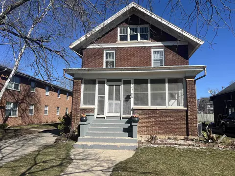 932 St Paul Ave, Beloit, WI 53511 - Movoto