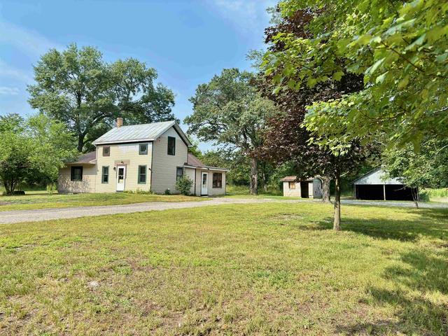 2835 4th Ave, Oxford, WI 53952 | 21 Photos - Movoto