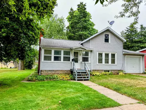 1011 Bowman Rd, Wisconsin Dells, WI 53965 | 19 Photos - Movoto